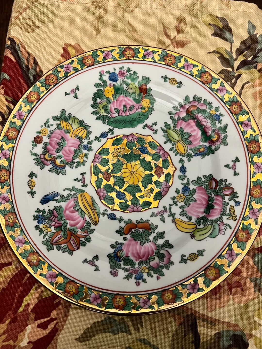 Exquisite Chinese Decorative Plate. Beautiful Designs of Flowers With ...