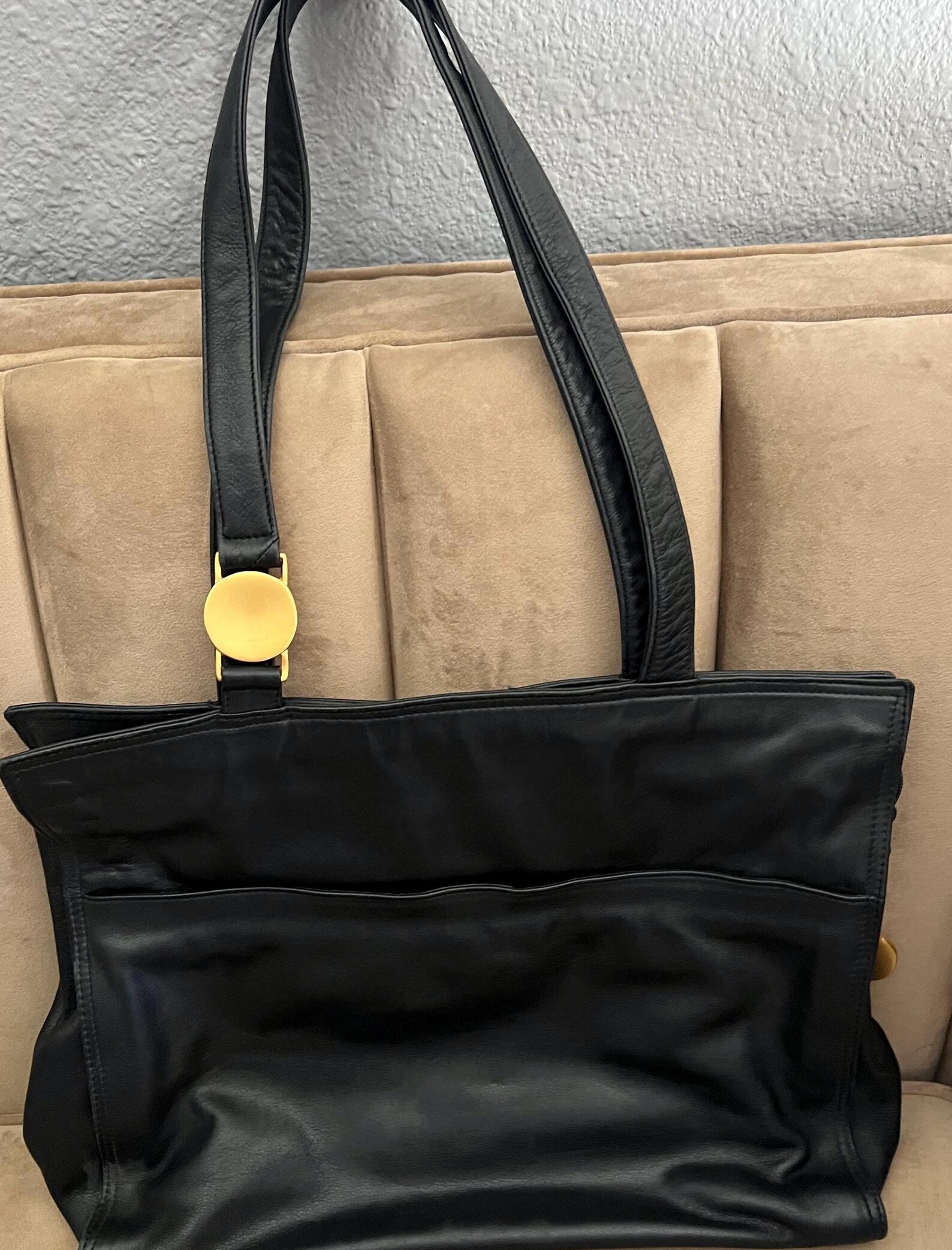 Elegant Beauty. Classiques Entier Tote Leather Bag. 15 Long by 25 Tall ...