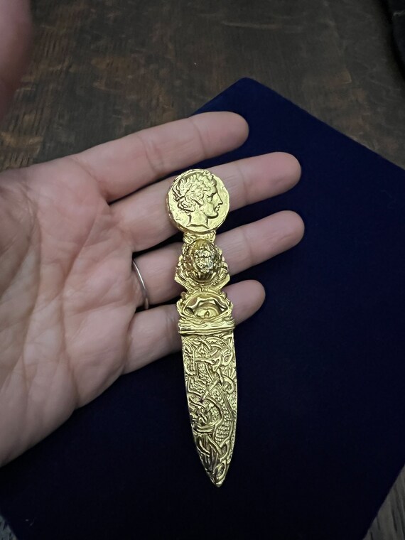 Roman emperor head, detailed dagger, letters opener a… - Gem