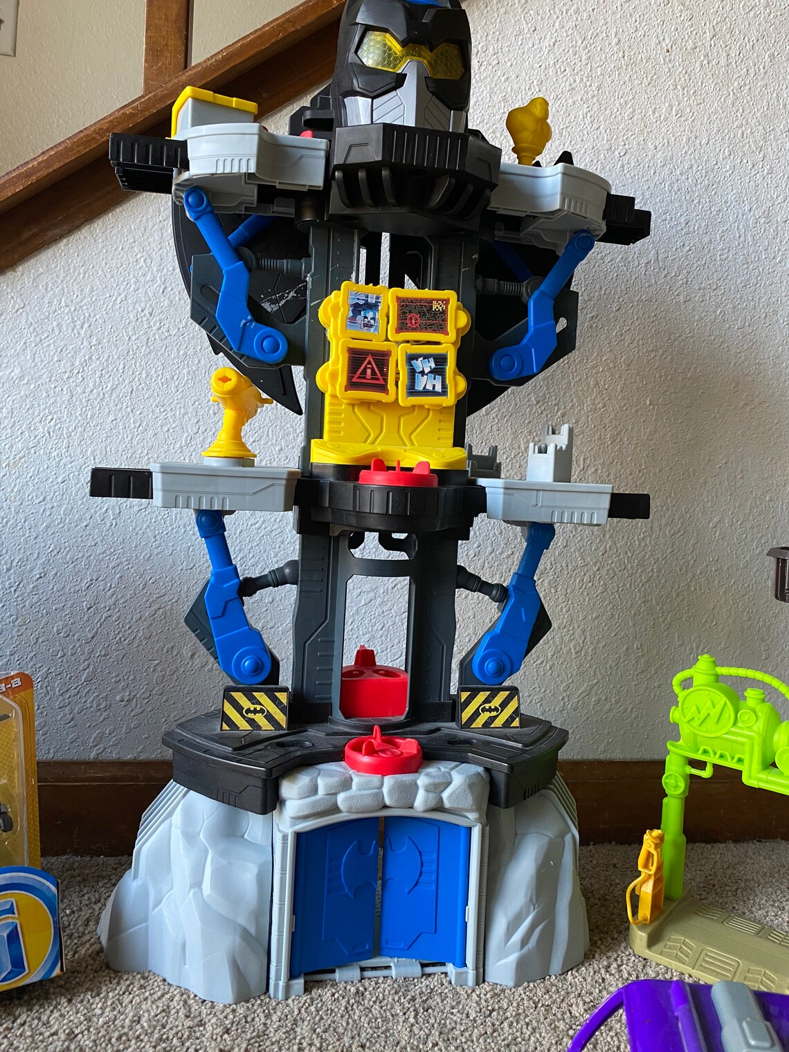 Imaginext Batcave Play Set Gotham City Batman Harley Quinn Two Face ...