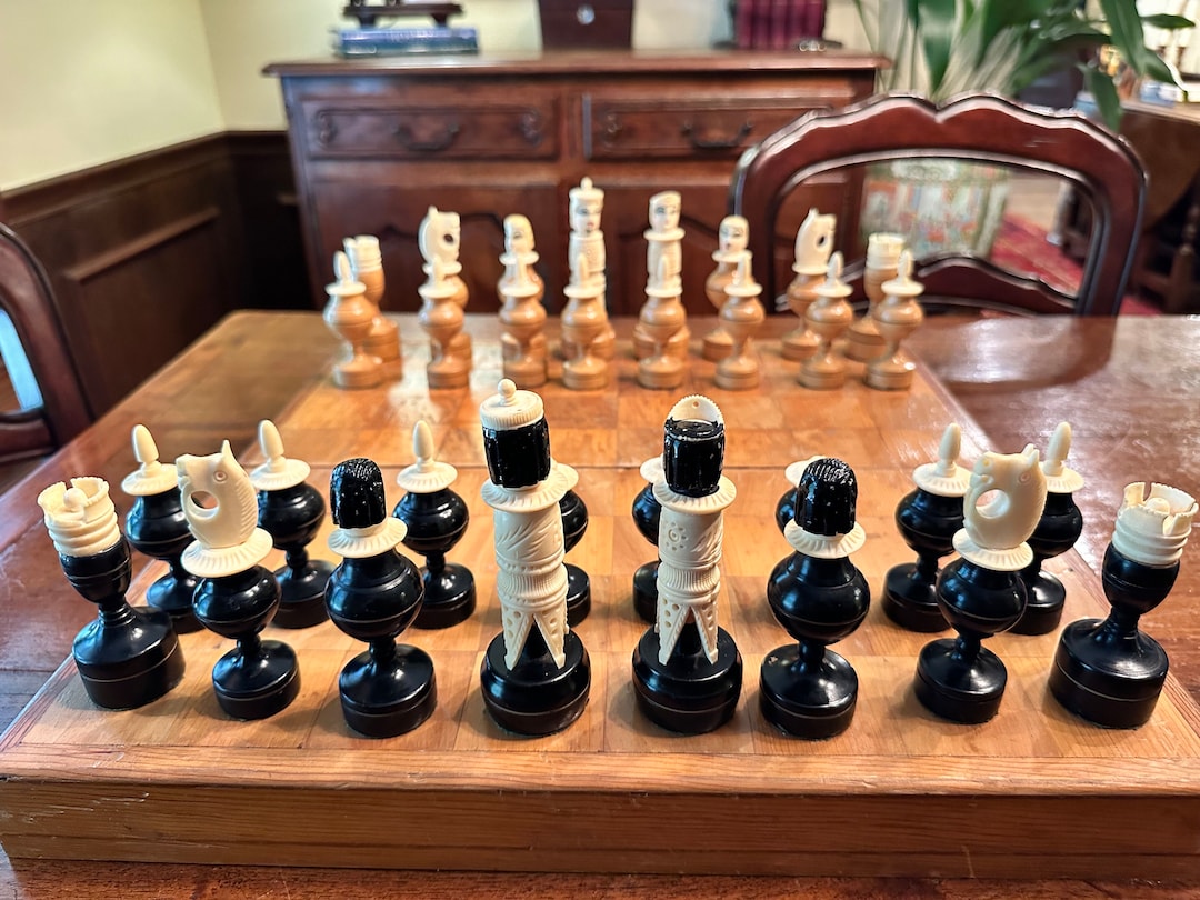 Tarascan Pulpit Art Deco Chess Pieces/ Stunning 1920s Hand Painted W ...