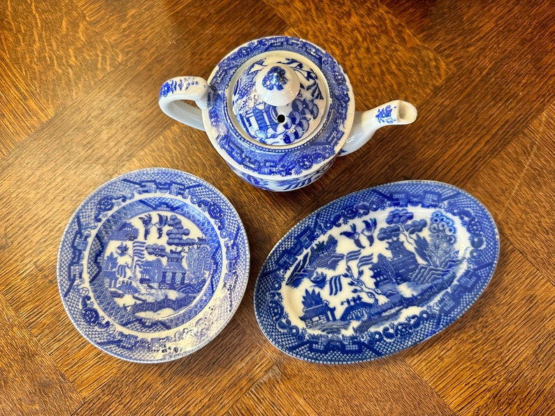 Antique Blue Willow Tea Set - Etsy