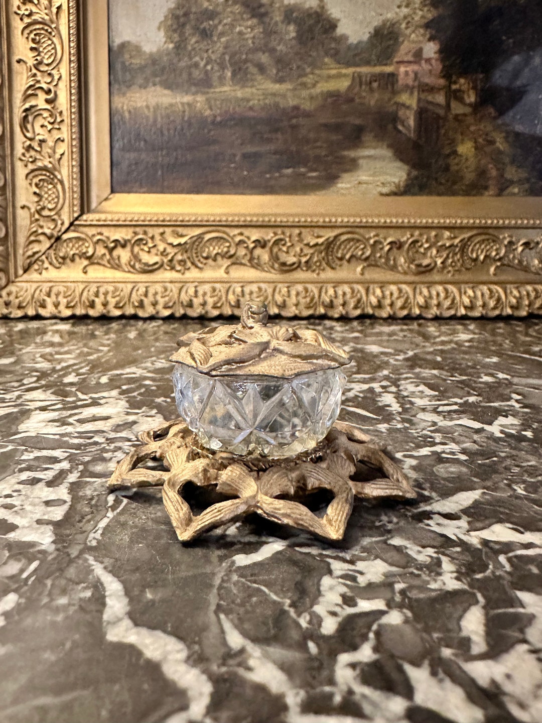 Vintage Gresco 1950 Era Ornate Pill Box Gold Metal Pressed Glass Unique ...