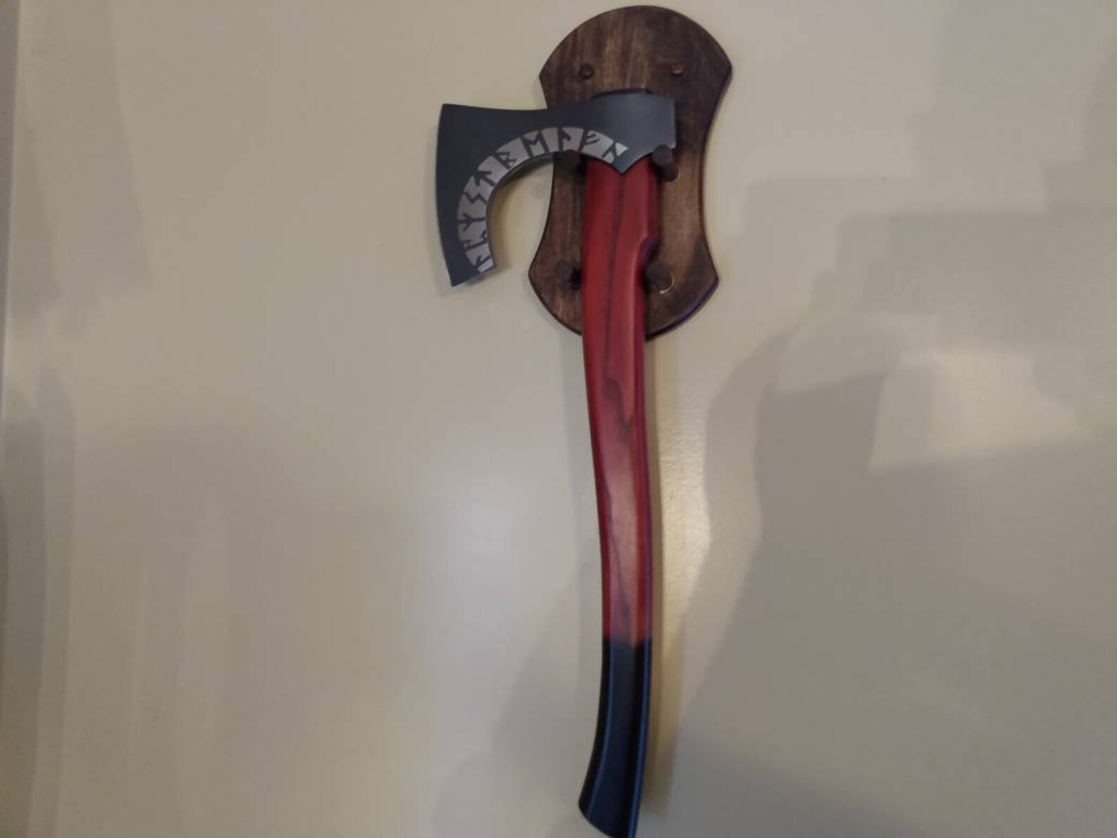 Vertical Axe Display - Etsy