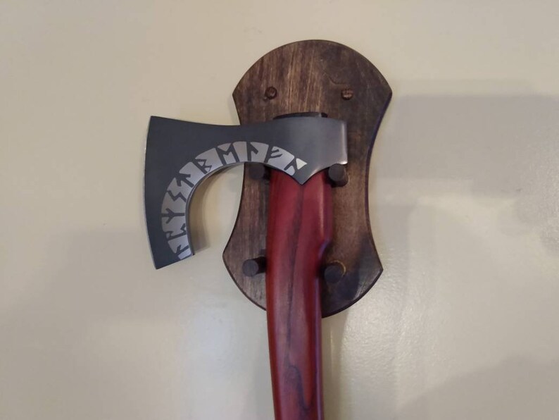Vertical Axe Display - Etsy
