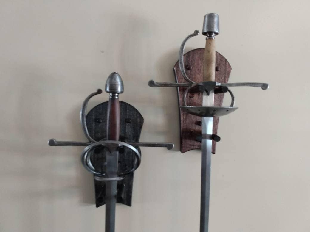 Rapier Specific Vertical Sword Display