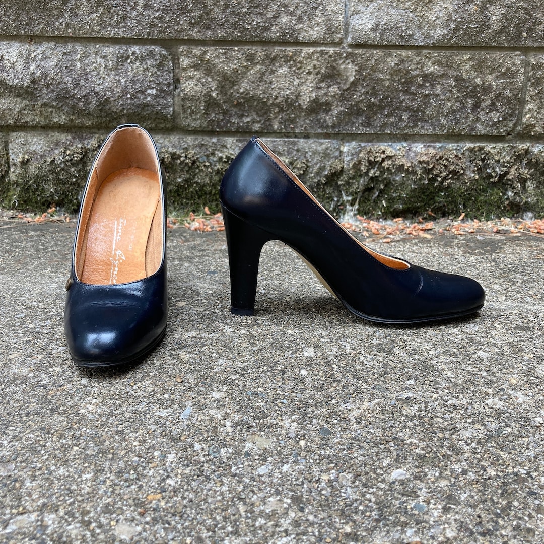 Size 5 M - 70s/80s Black Pumps With Stacked Heels by ETIENNE AIGNER - Etsy