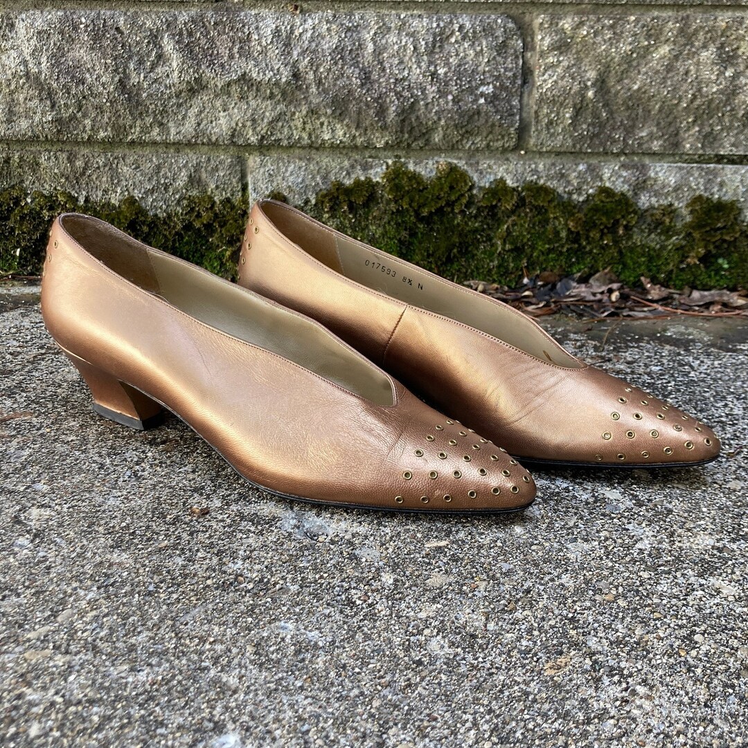 Size 8.5 N - 80s/90s Metallic Pumps With Grommets by NINA - Etsy