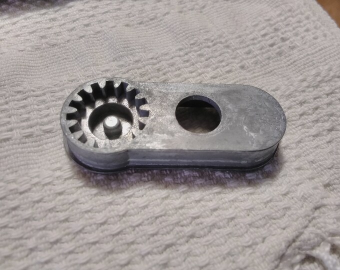 Singer Eyelet Template for Use With Buttonholer Attachment 160506 ...