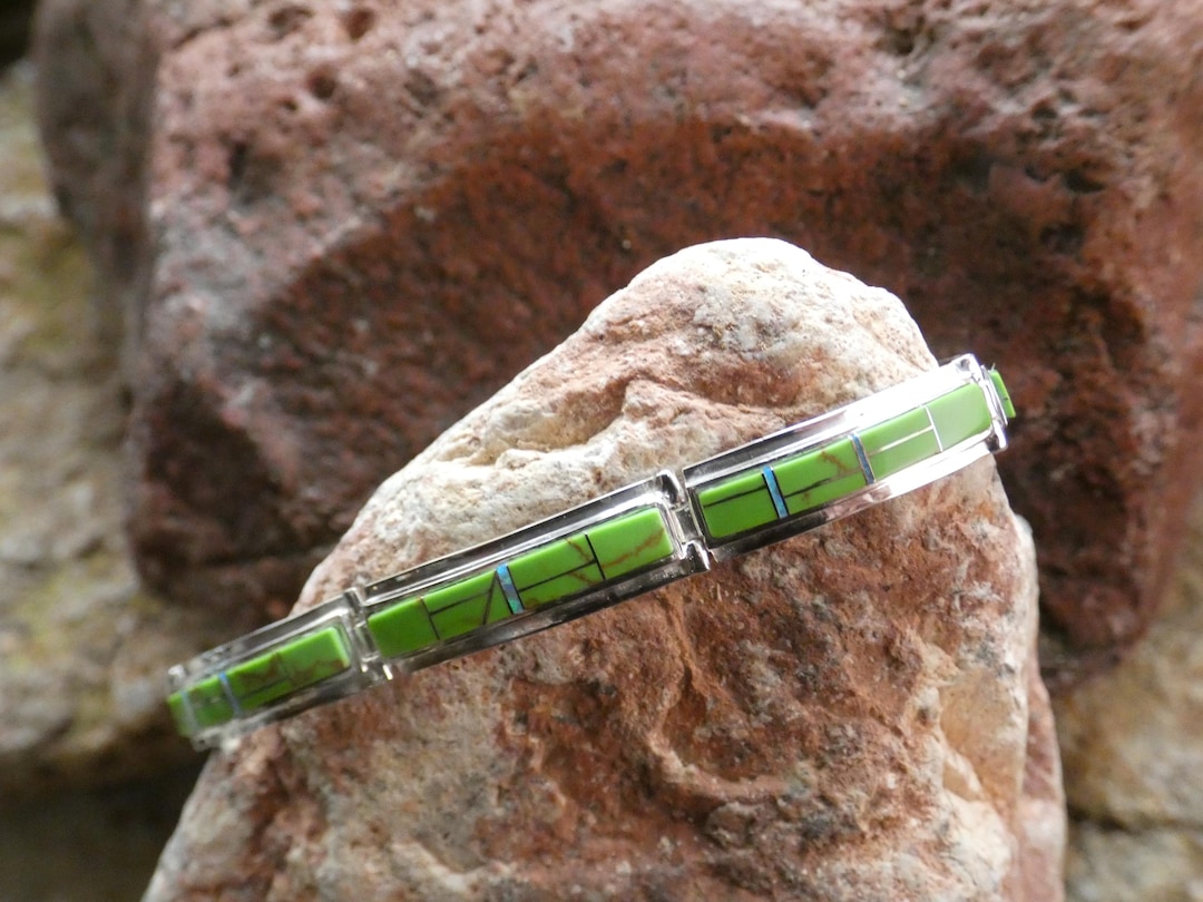 Gorgeous Green Handcrafted Gaspeite & Opal Gemstone Nice Wider Hinged 7 ...