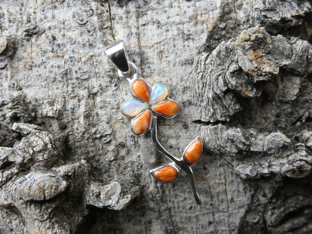 Nice Everlasting Flower Gorgeous Spiny Oyster & White Opal Inlay ...