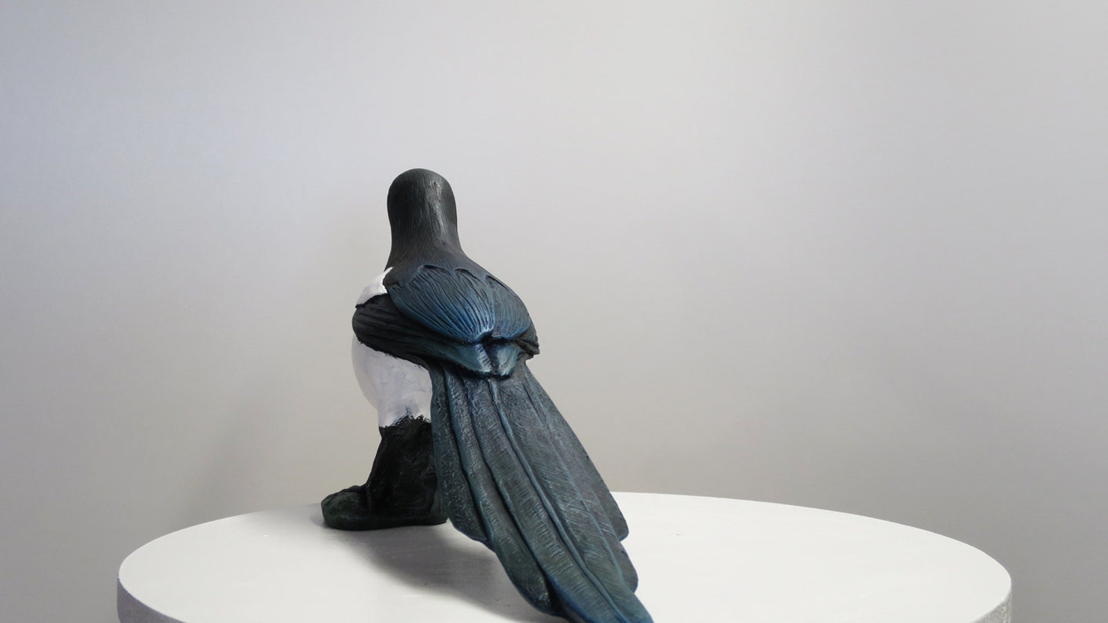 Magpie Bird Statue Hand Cast Resin Figurine - Etsy UK