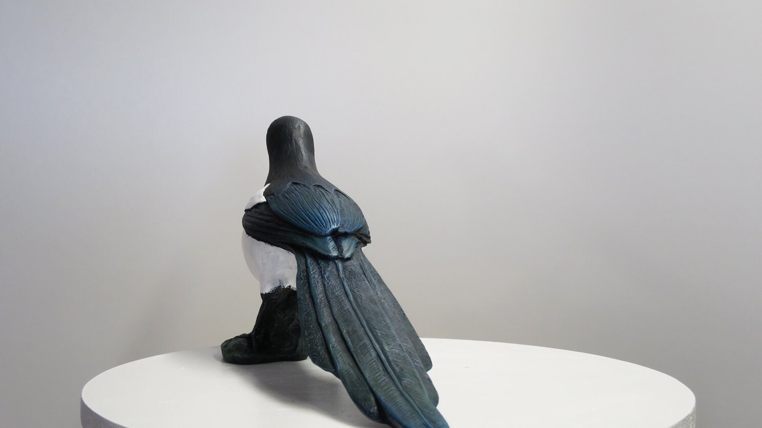 Magpie Bird Statue Hand Cast Resin Figurine - Etsy