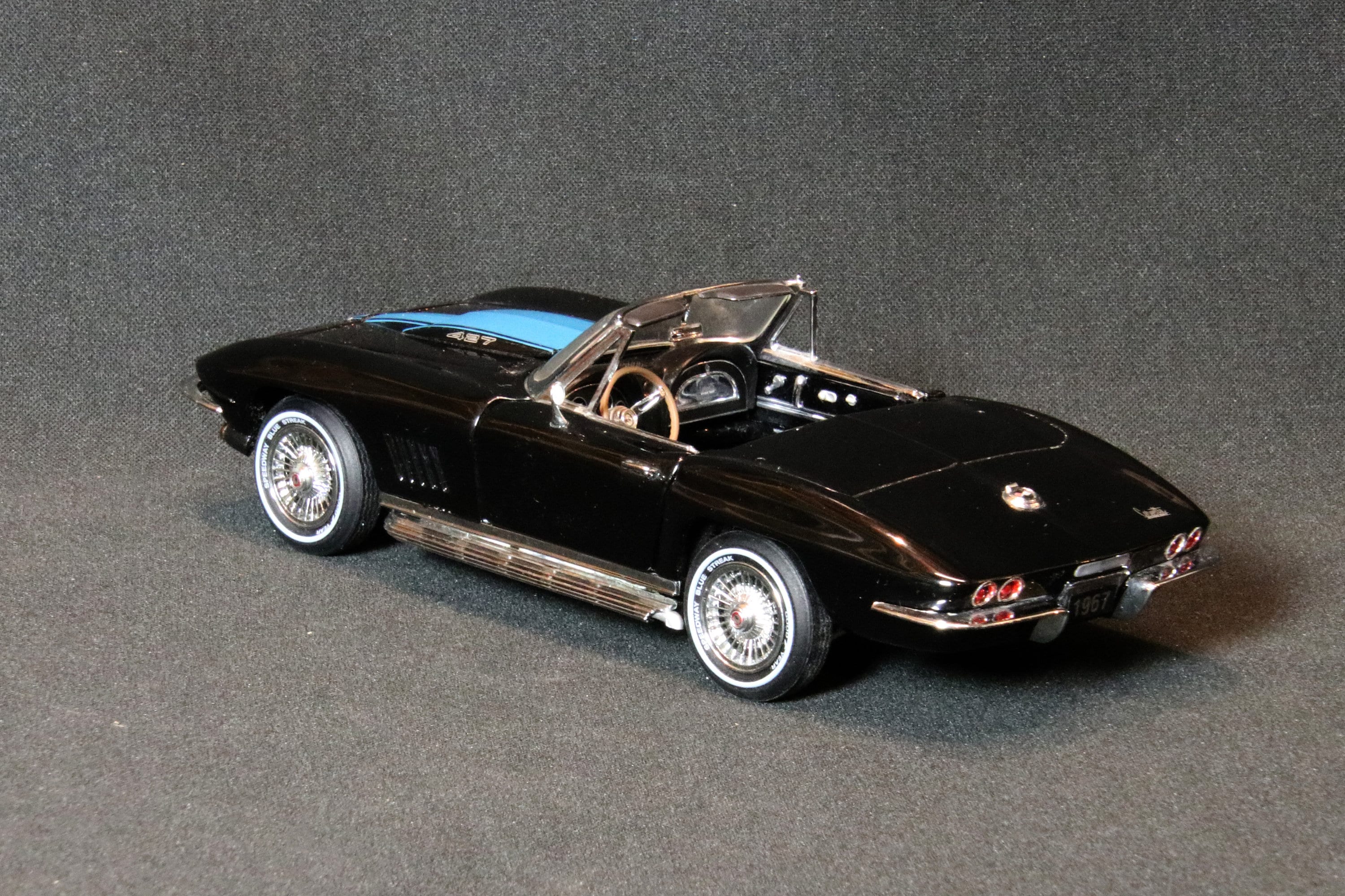1967 Chevrolet Corvette Convertible 1:24 Scale Franklin Mint Die-cast ...