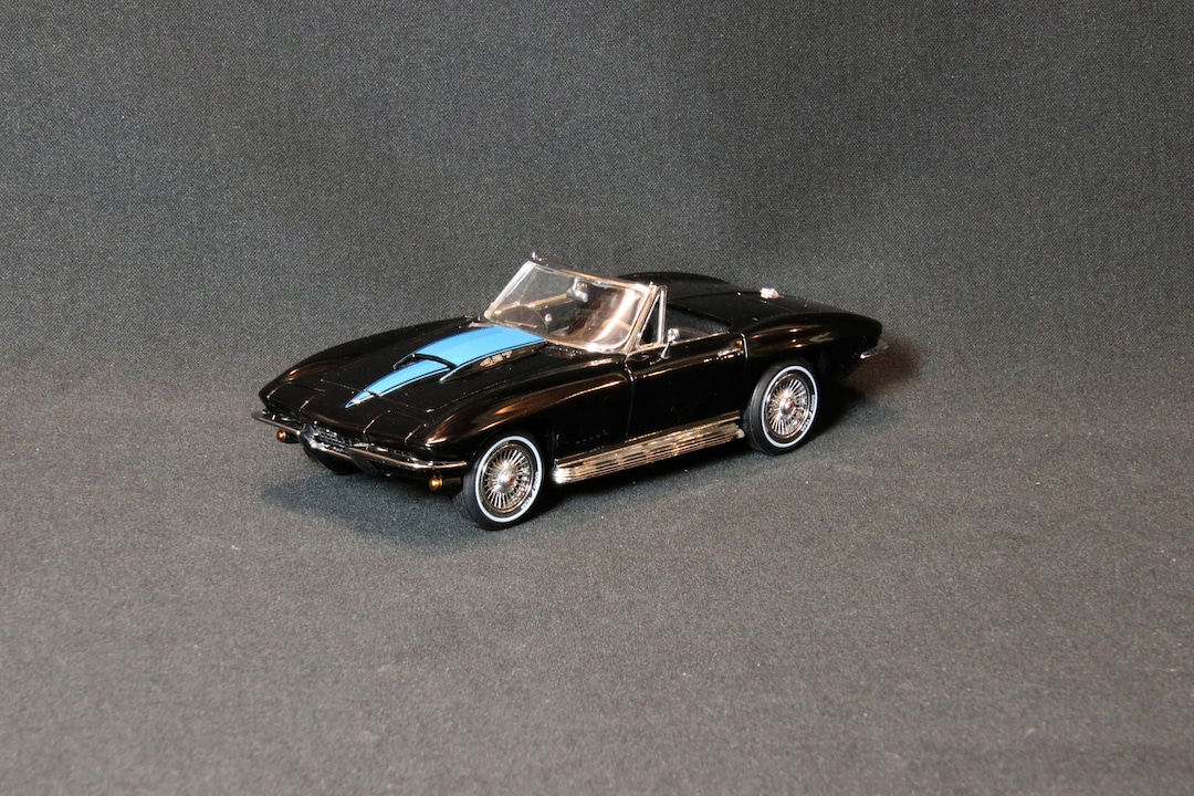 1967 Chevrolet Corvette Convertible 1:24 Scale Franklin Mint Die-cast ...
