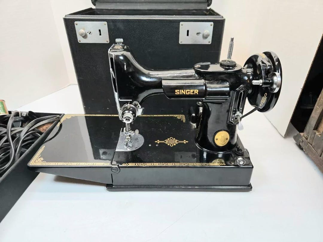 Original Singer Featherweight 221 Sewing Machine 1948 With Original ...