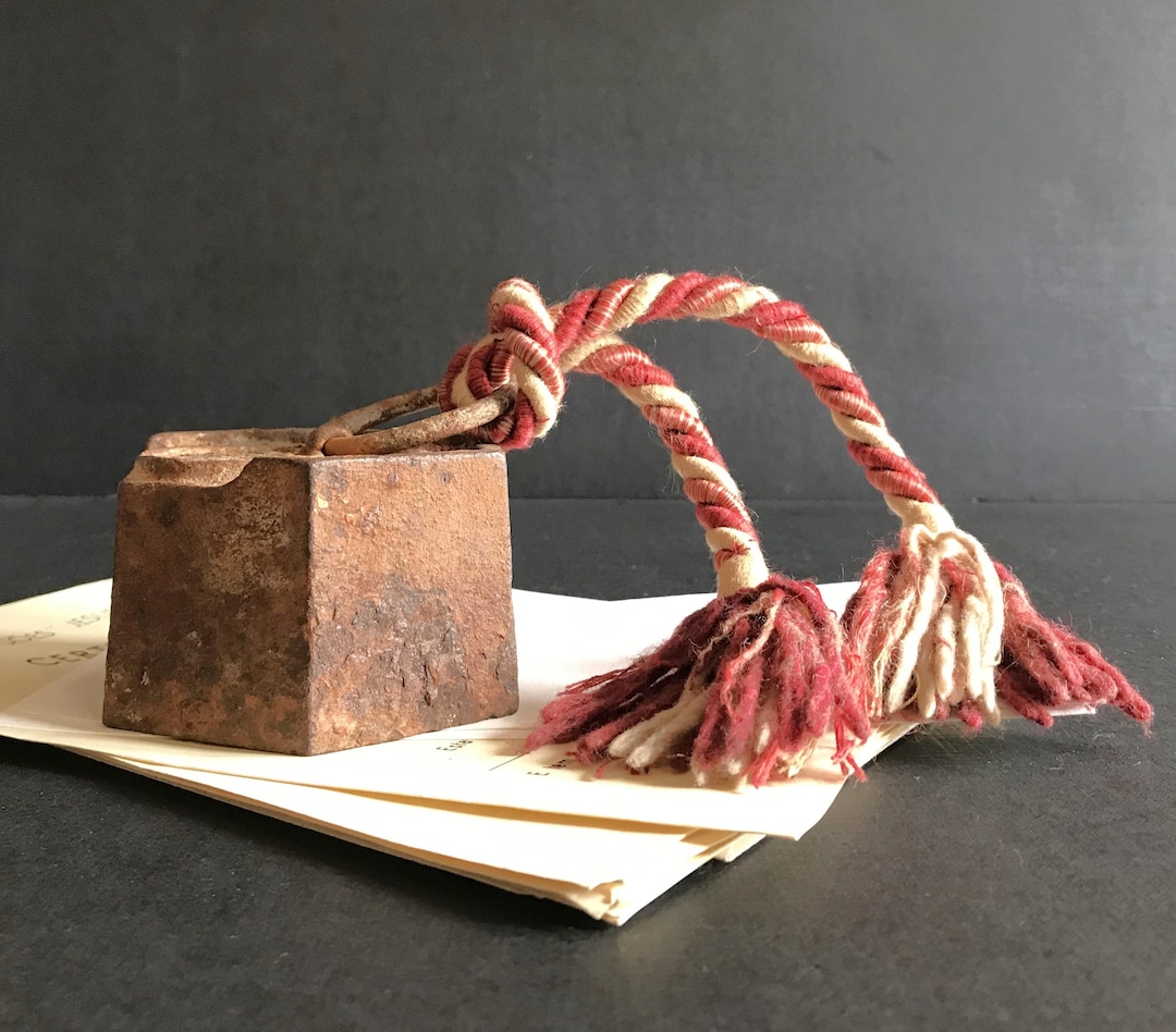 Vintage Iron Paperweight – 2kg | Rustic Industrial Desk Accessory With ...