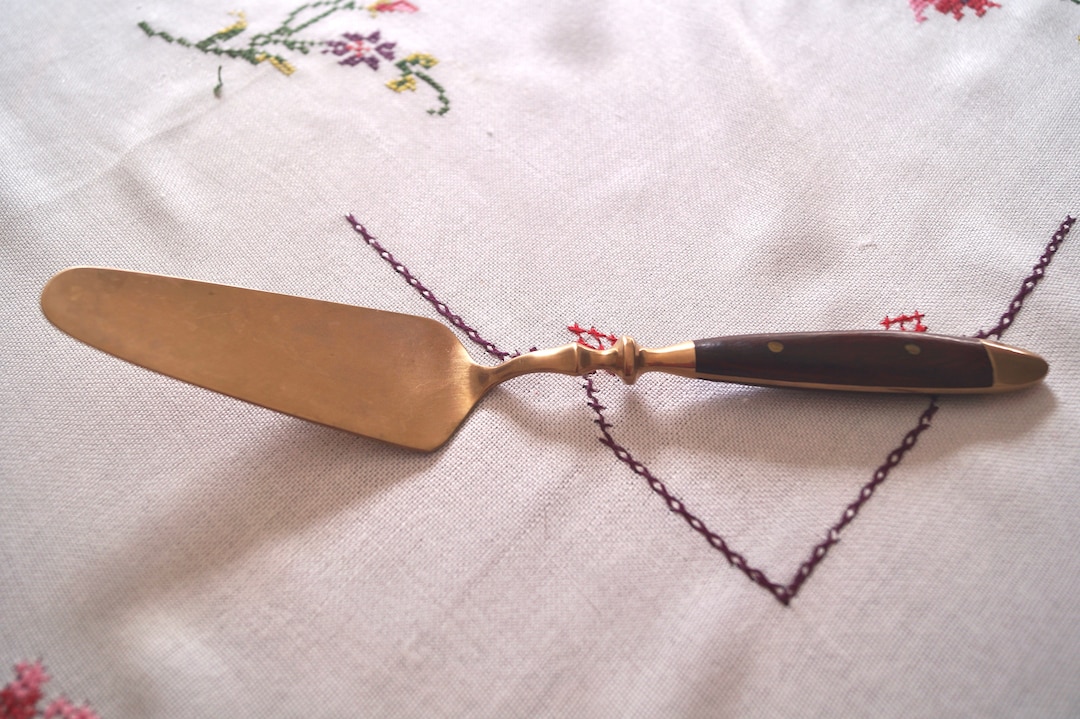 Brass Cake Server With Wooden Handle 1980s - Etsy