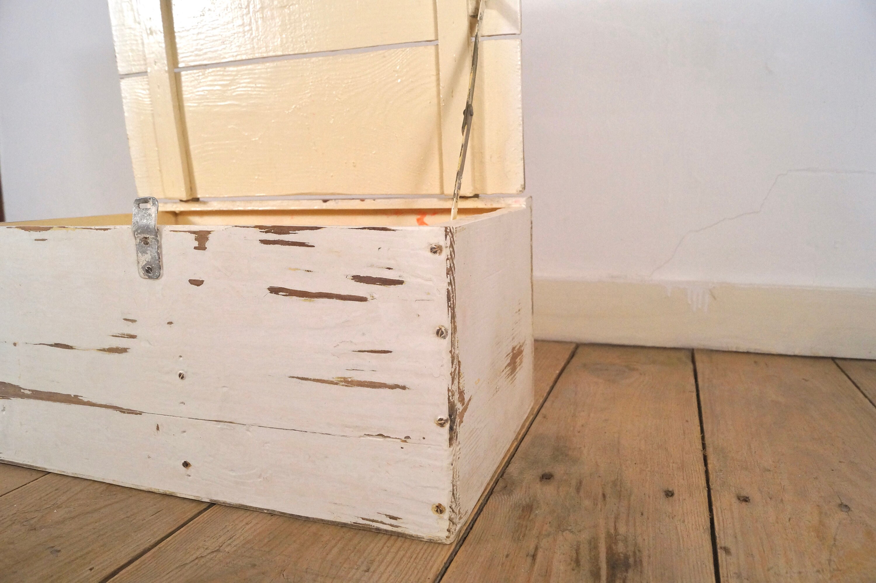 Hand Painted White Wooden Trunk 1910s - Etsy