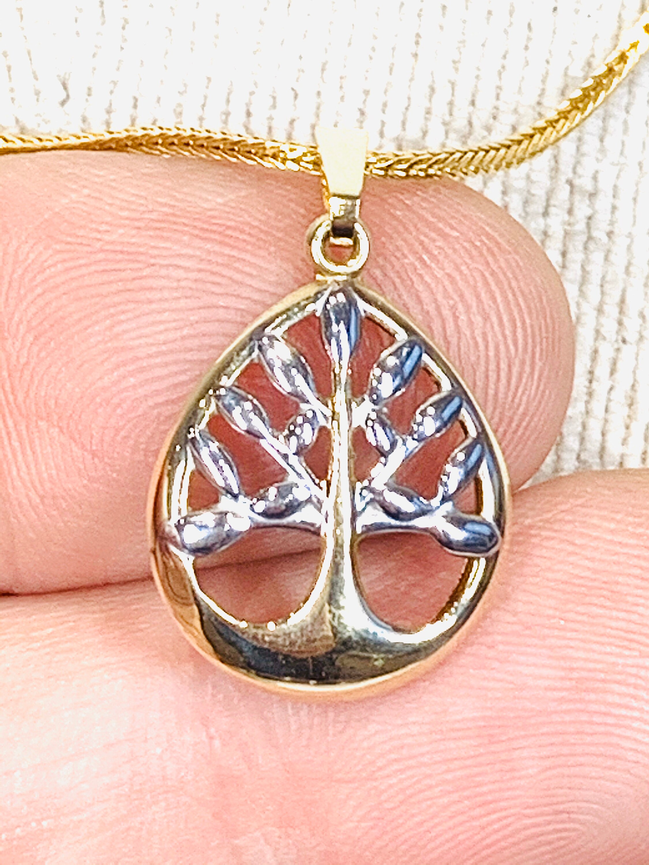 Vintage 9ct white & yellow gold Tree of Life pendant
