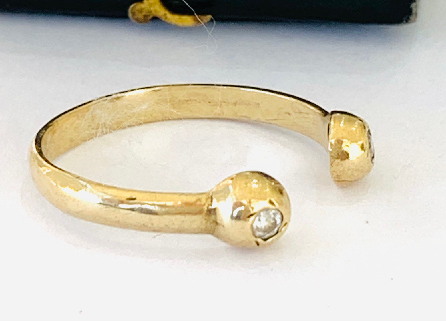 Vintage 9ct gold torque ring with Cubic Zirconia - fully hallmarked ...