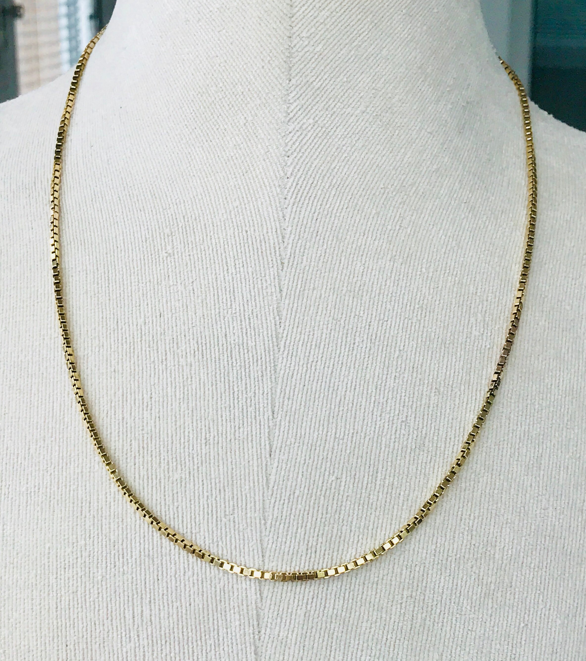 Stunning vintage 9ct yellow gold 21 inch box chain - hallmarked ...