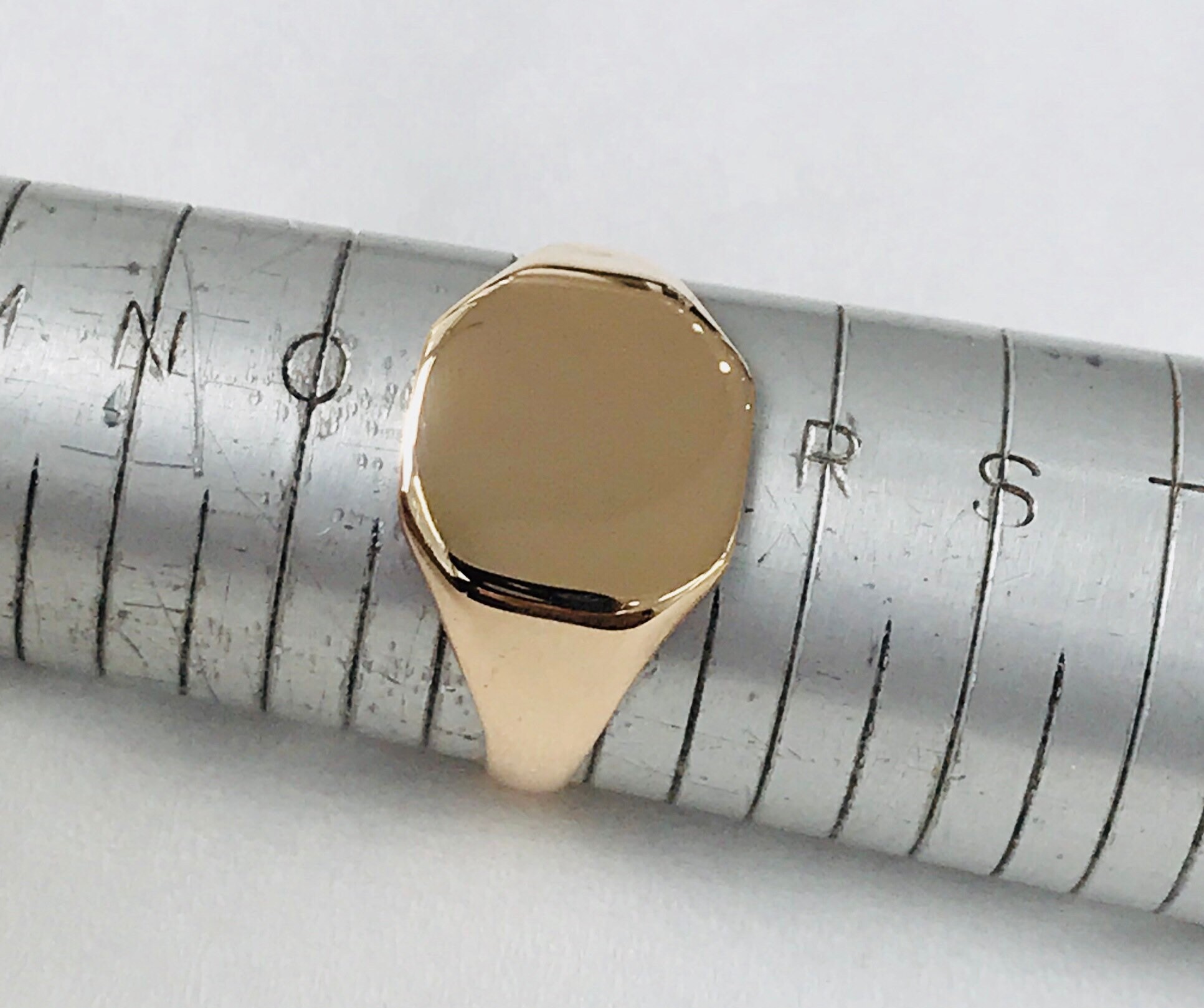Stunning antique 9ct gold signet / pinky ring - hallmarked Birmingham 1940