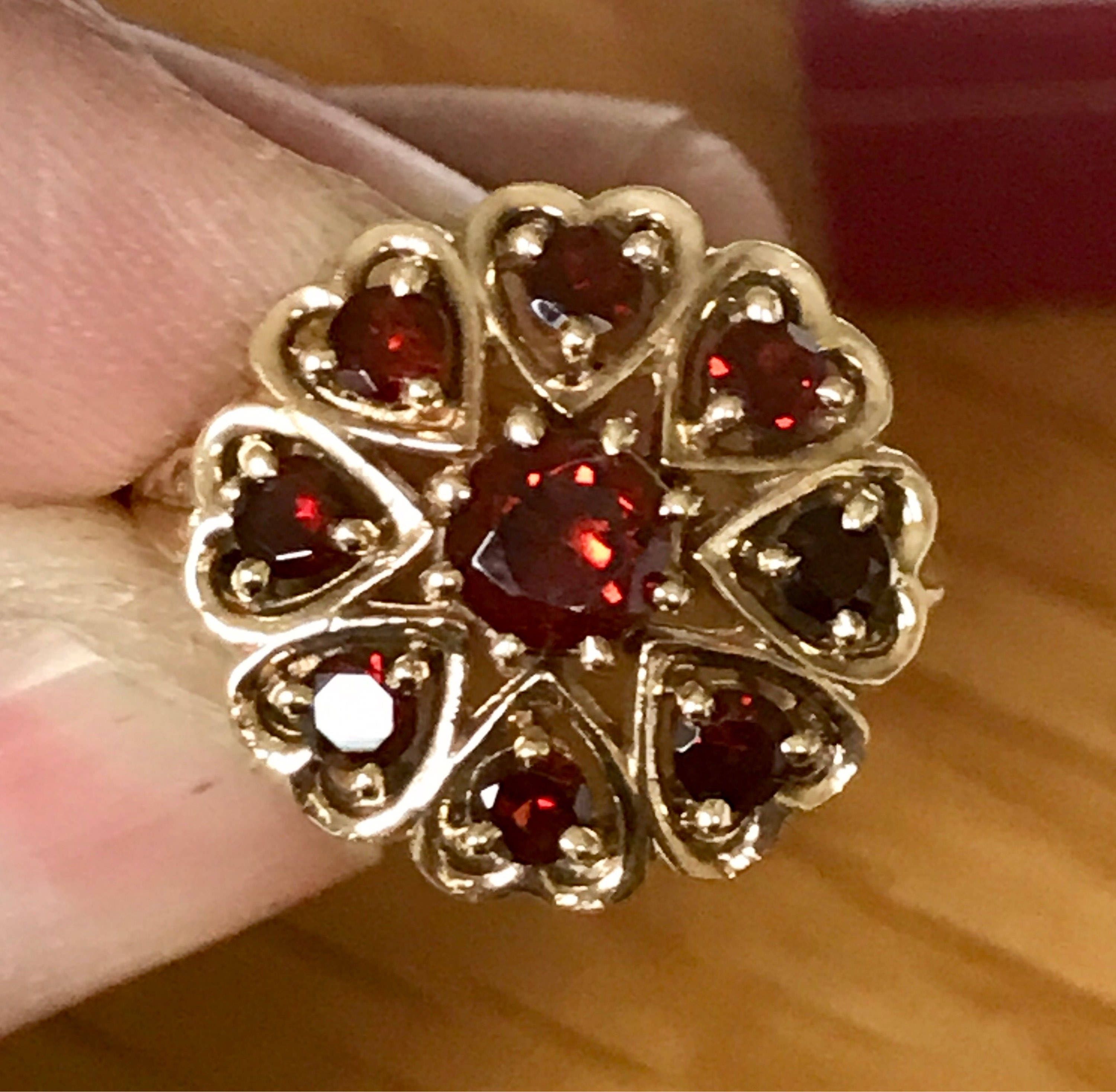 SALE***Fabulous vintage 9ct yellow gold Garnet cluster ring - London 1959