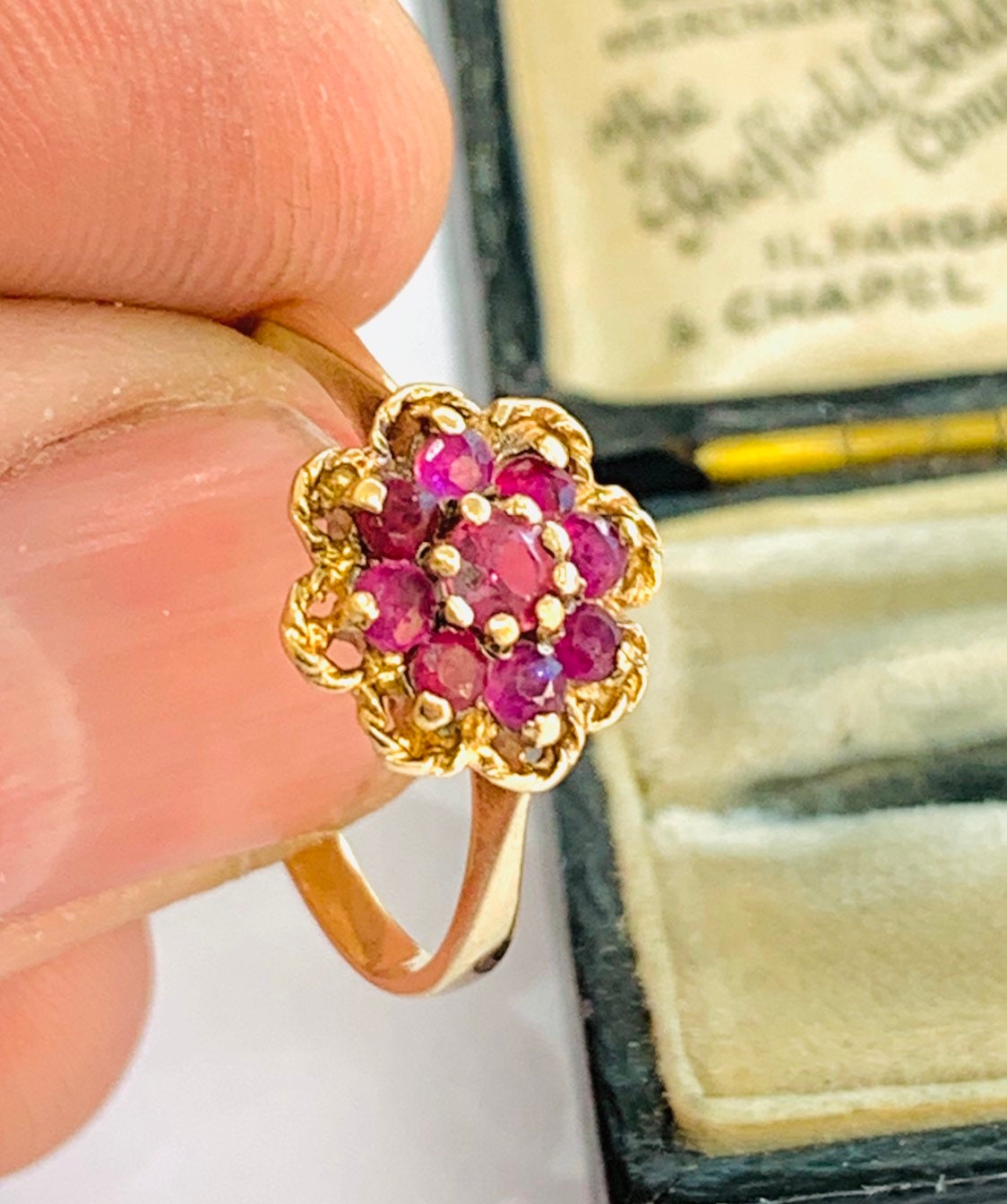 Superb vintage 9ct yellow gold Ruby cluster ring - hallmarked Edinburgh ...