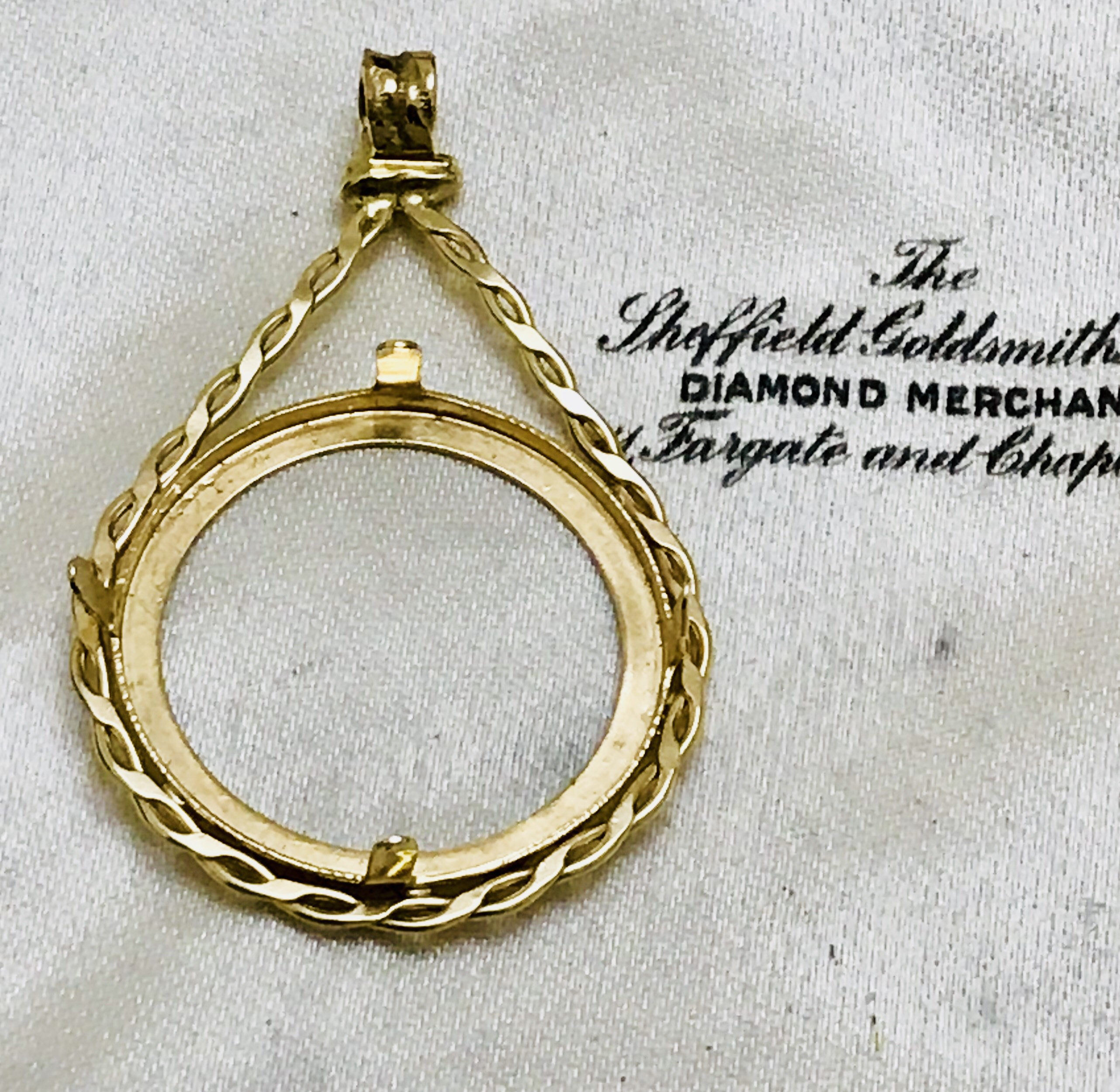 Super vintage 9ct yellow gold full Sovereign mount - hallmarked ...