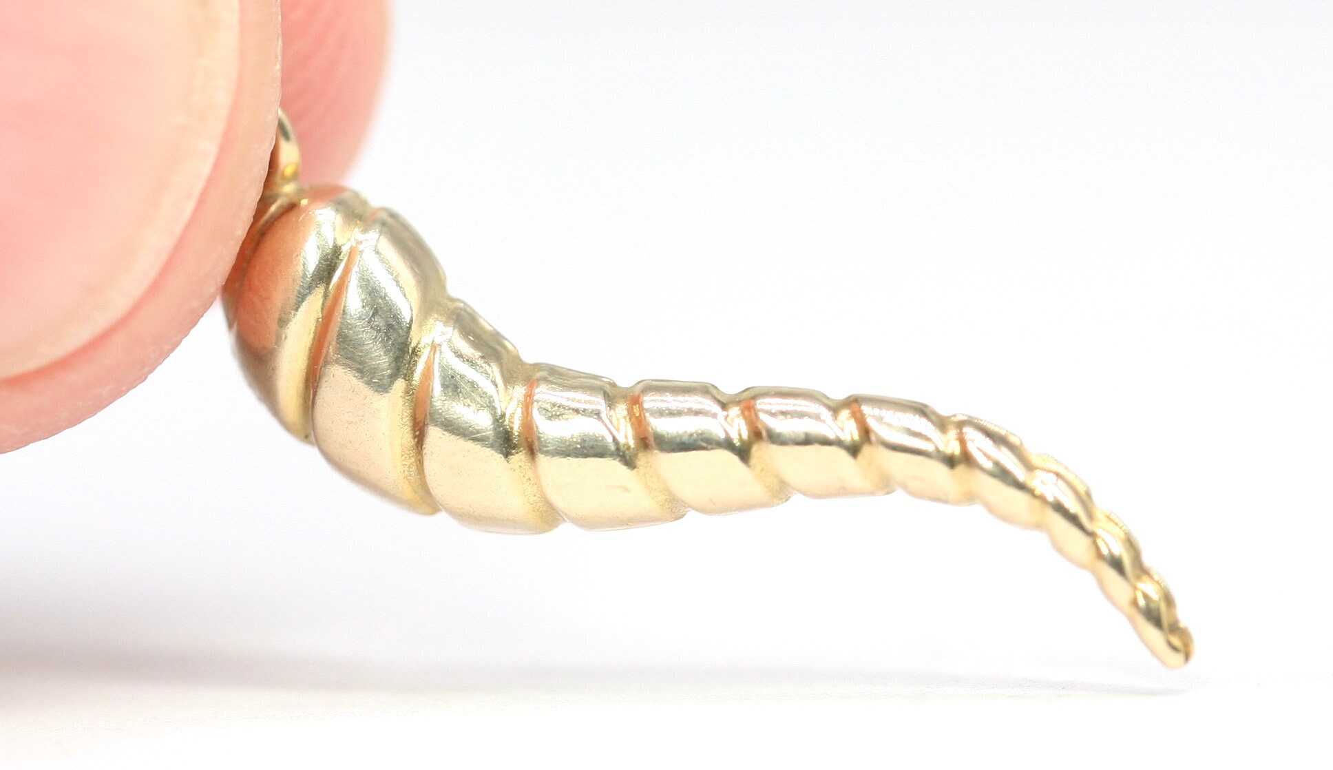 Vintage 9ct yellow gold Horn of Life pendant or charm