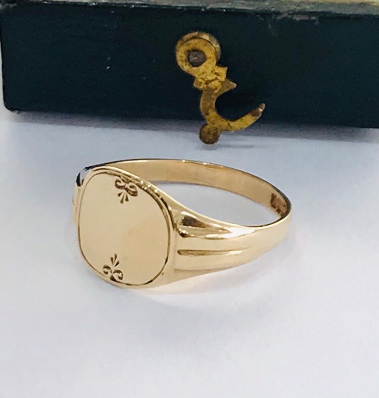 Stunning vintage 9ct gold Ladies signet / pinky ring - hallmarked ...