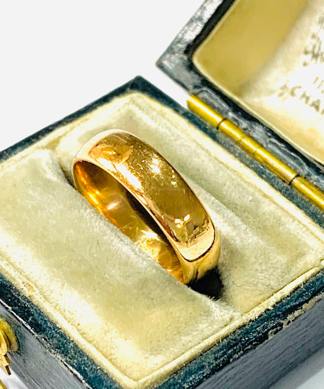 Stunning 100 year old 22ct gold wedding ring - Birmingham 1919 - size H - 4