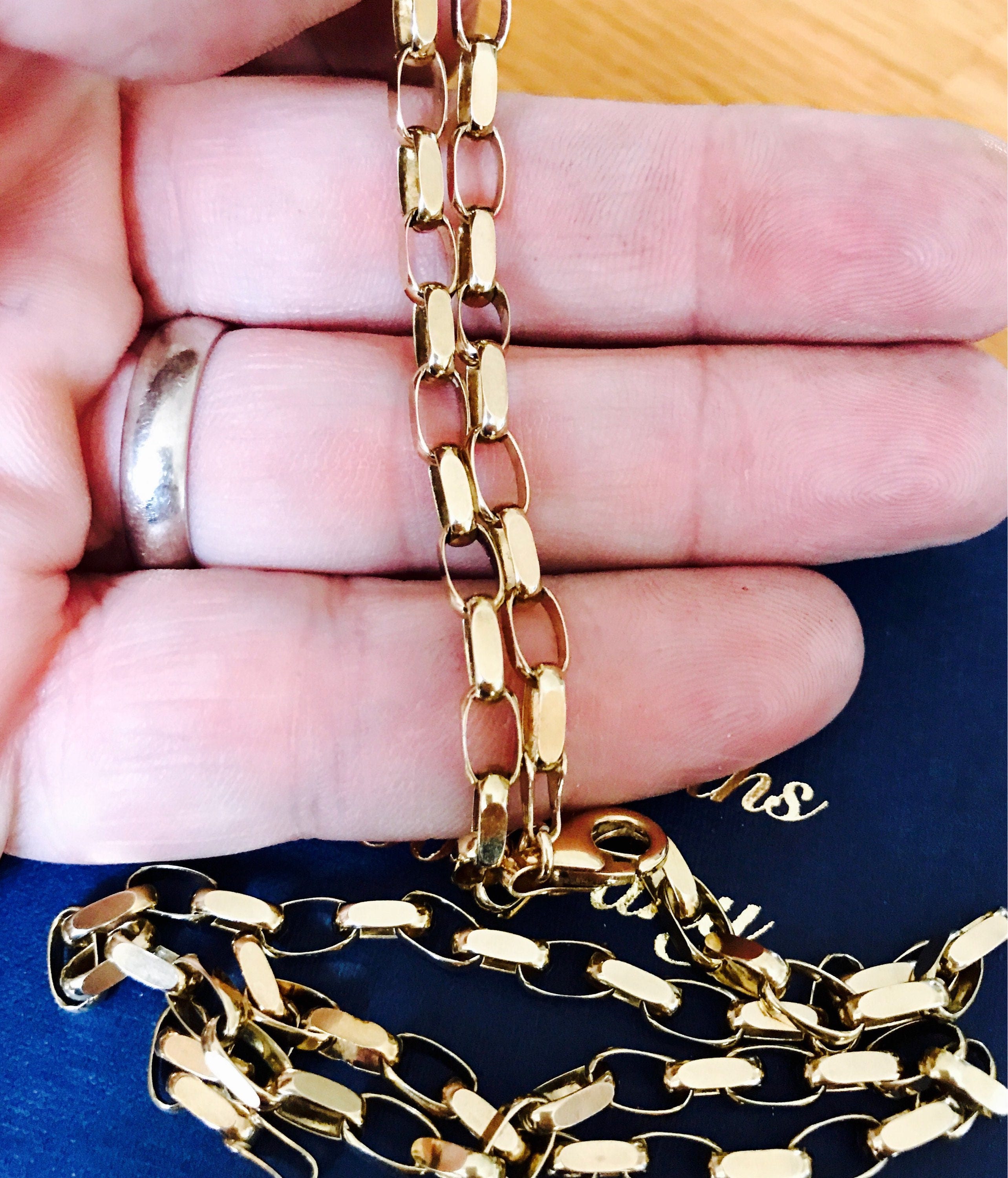 SALE***Stunning vintage 9ct yellow gold large link 20 inch chain