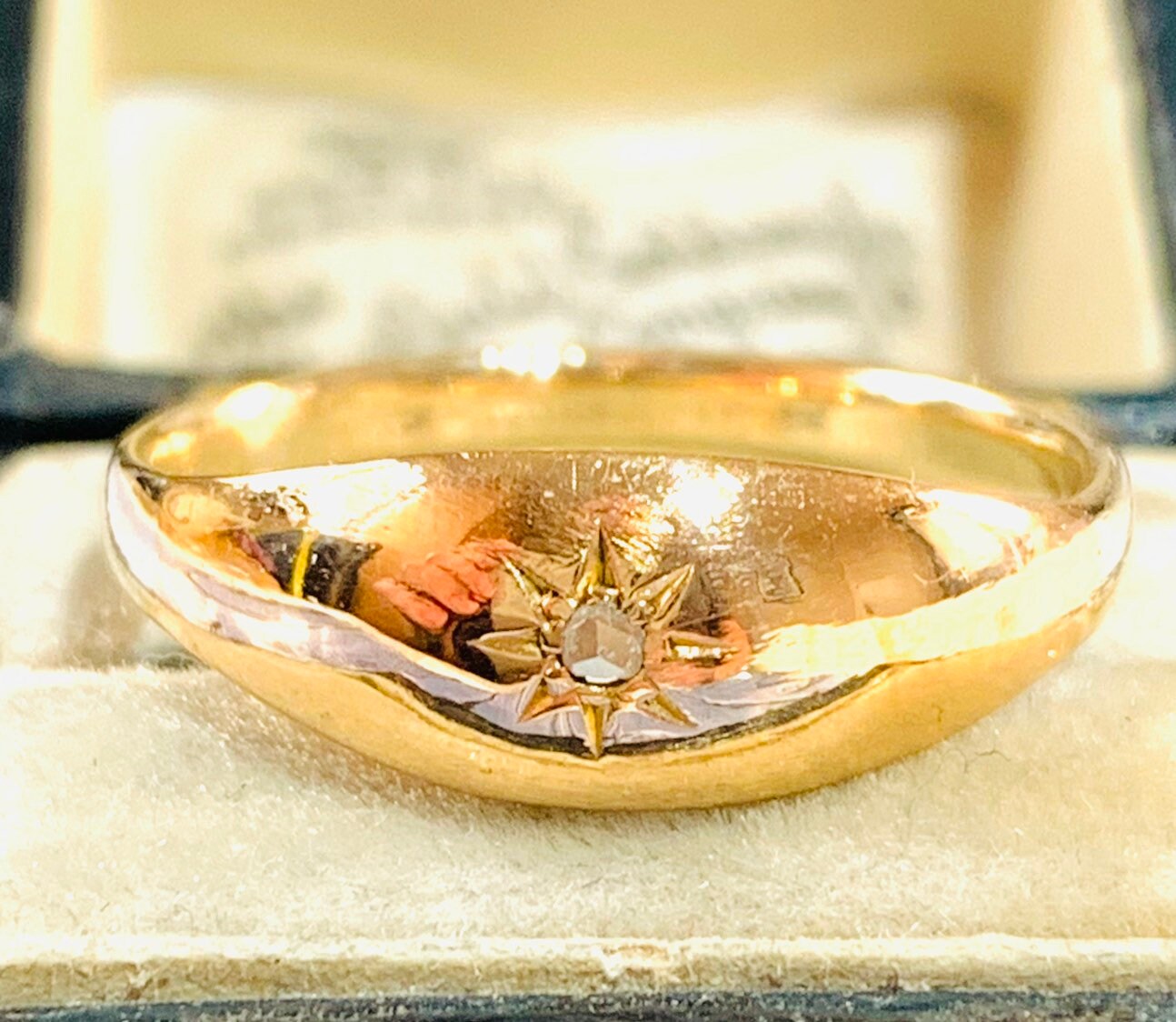 Stunning antique 18ct yellow gold diamond Gypsy ring - size S - 9