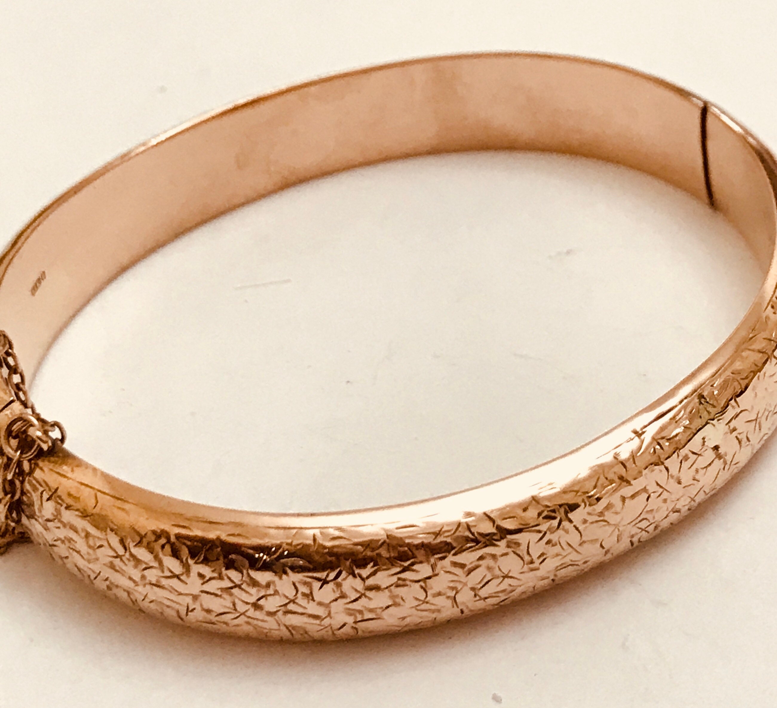 Stunning antique 9ct rose gold embossed bangle - hallmarked Birmingham 1912 Stunning antique 9ct rose gold embossed bangle - hallmarked Birmingham 1912