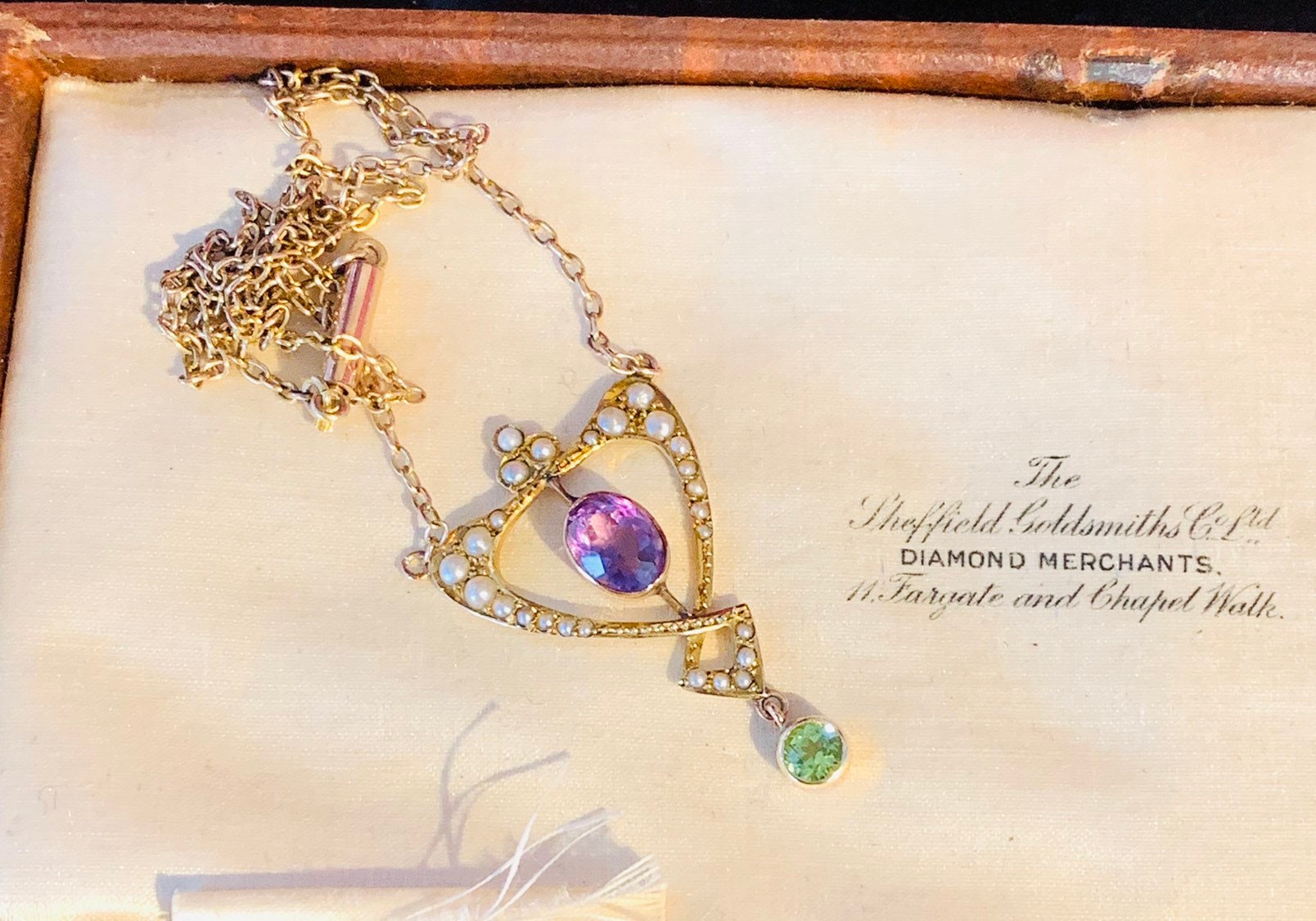 Beautiful antique Edwardian 9ct gold Suffragette lavalier necklace