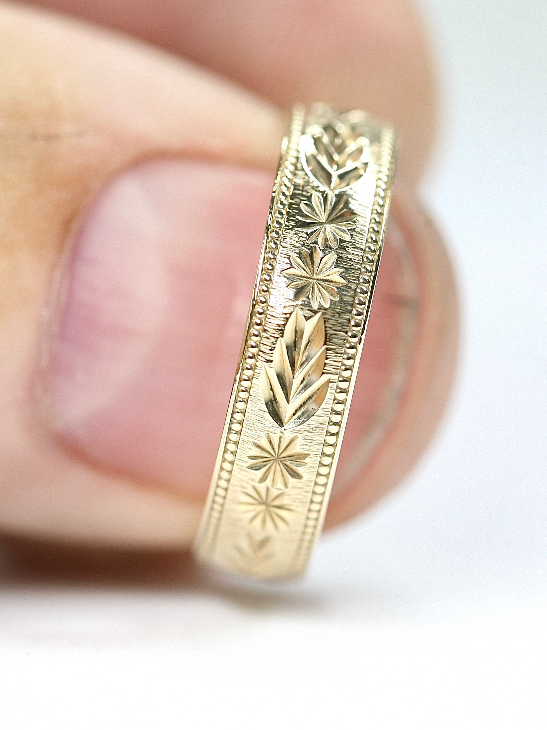 Vintage 9ct yellow gold patterned wedding ring - fully hallmarked ...