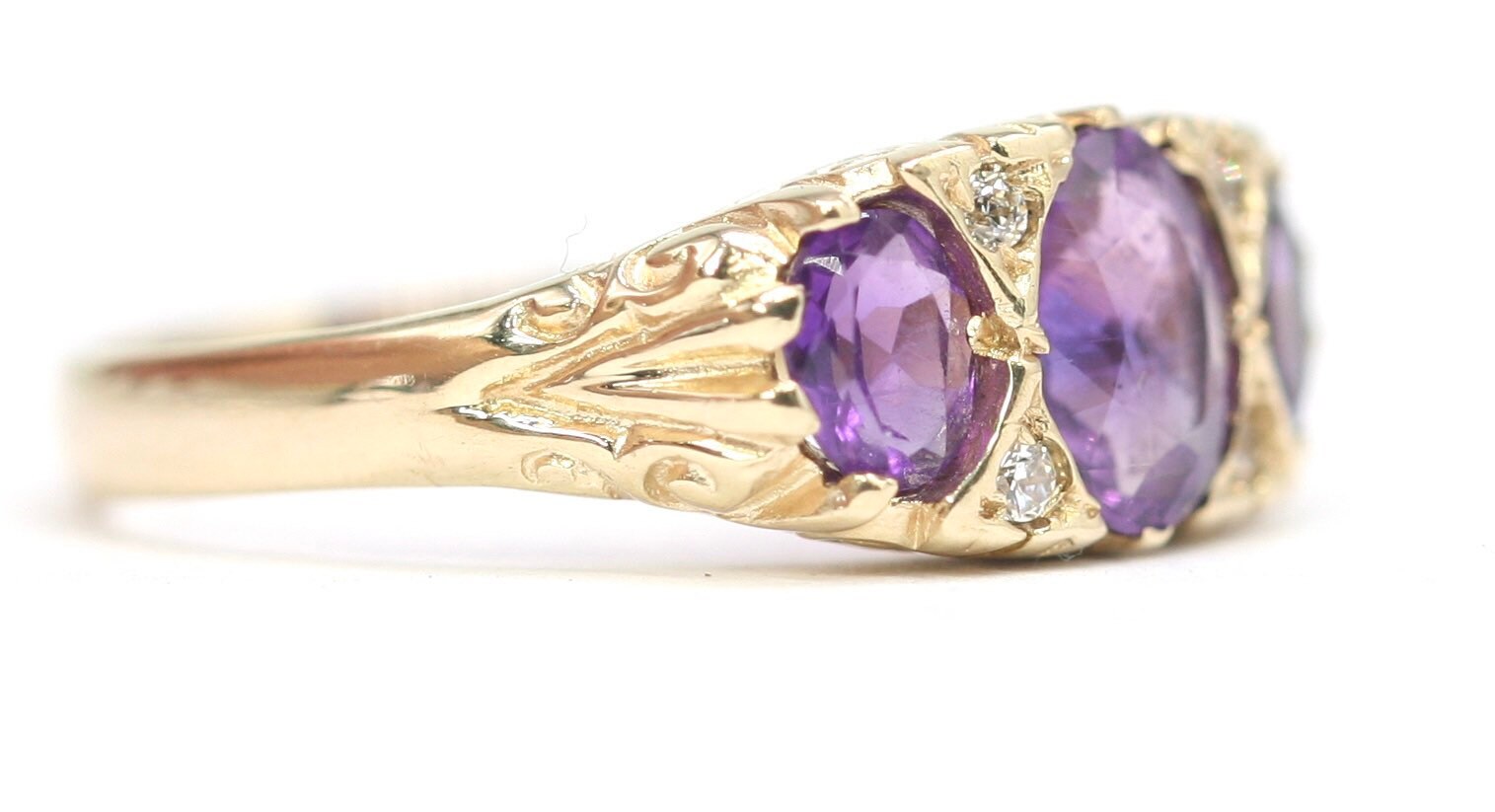 Stunning vintage 9ct gold Amethyst and Diamond ring - fully hallmarked - size P or US 7 1/2