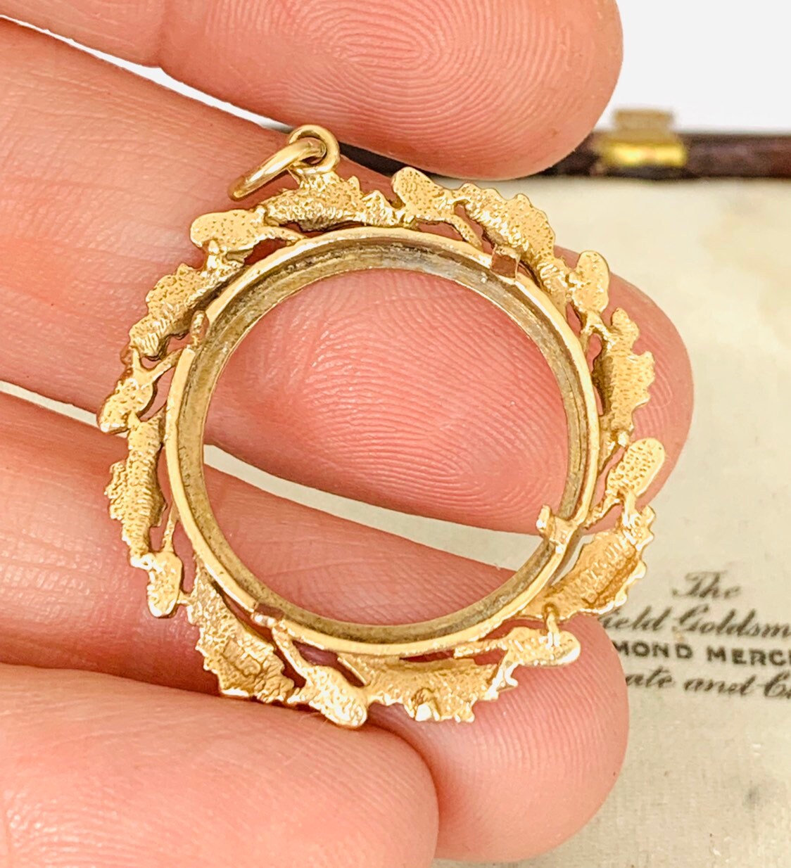 Vintage 9ct yellow gold full Sovereign pendant mount - hallmarked ...
