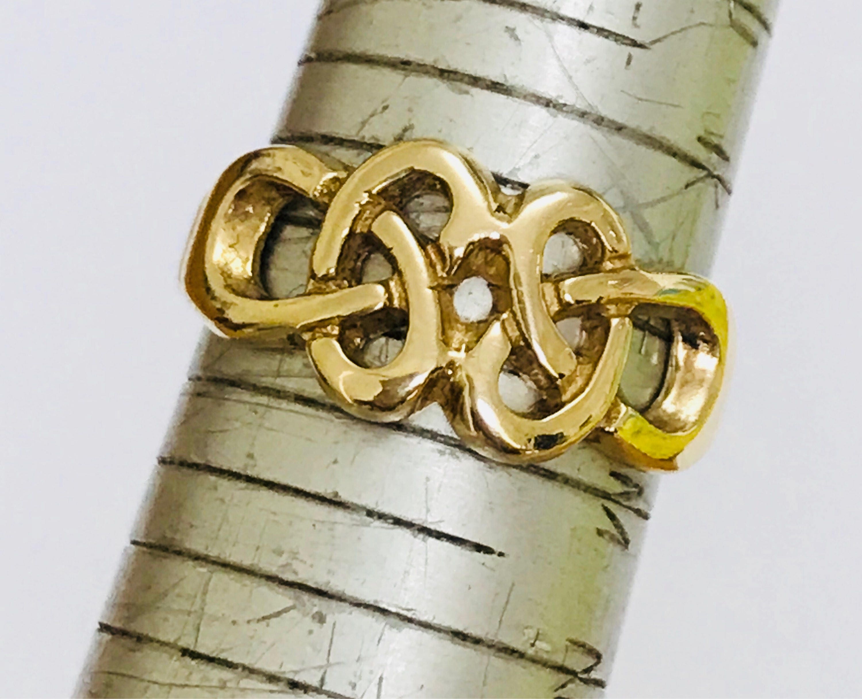 Superb vintage 9ct gold Celtic pattern ring - fully hallmarked