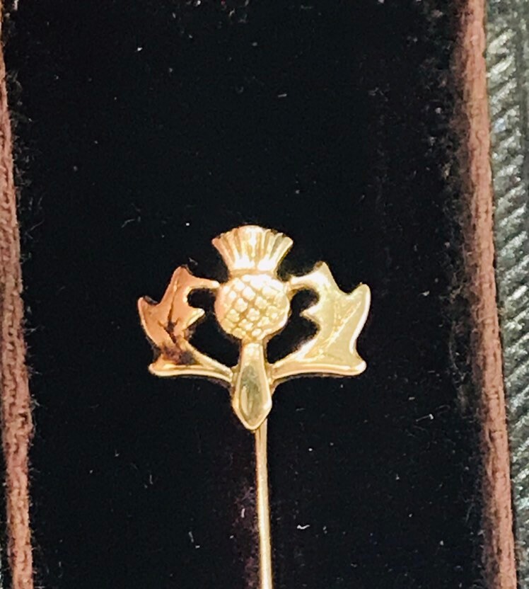 Superb vintage 9ct gold Scottish Thistle stick pin / lapel pin / tie ...