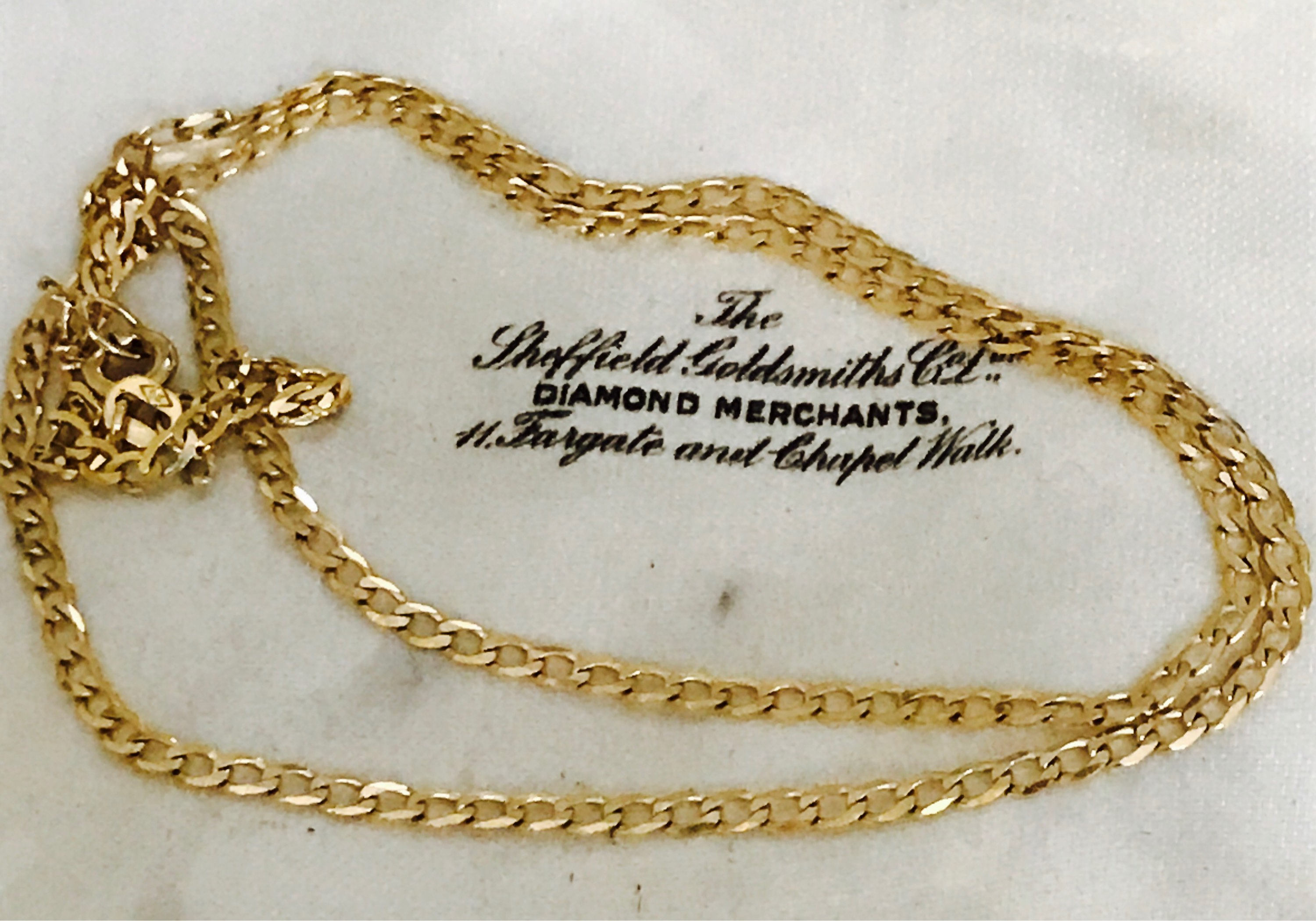 Lovely vintage 9ct yellow gold 18 inch flat link chain - fully hallmarked