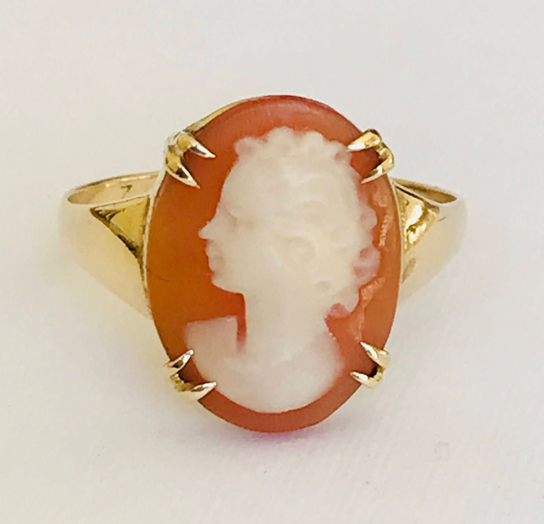 Stunning antique 9ct gold Cameo ring - fully hallmarked **Reserved** Stunning antique 9ct gold Cameo ring - fully hallmarked **Reserved**