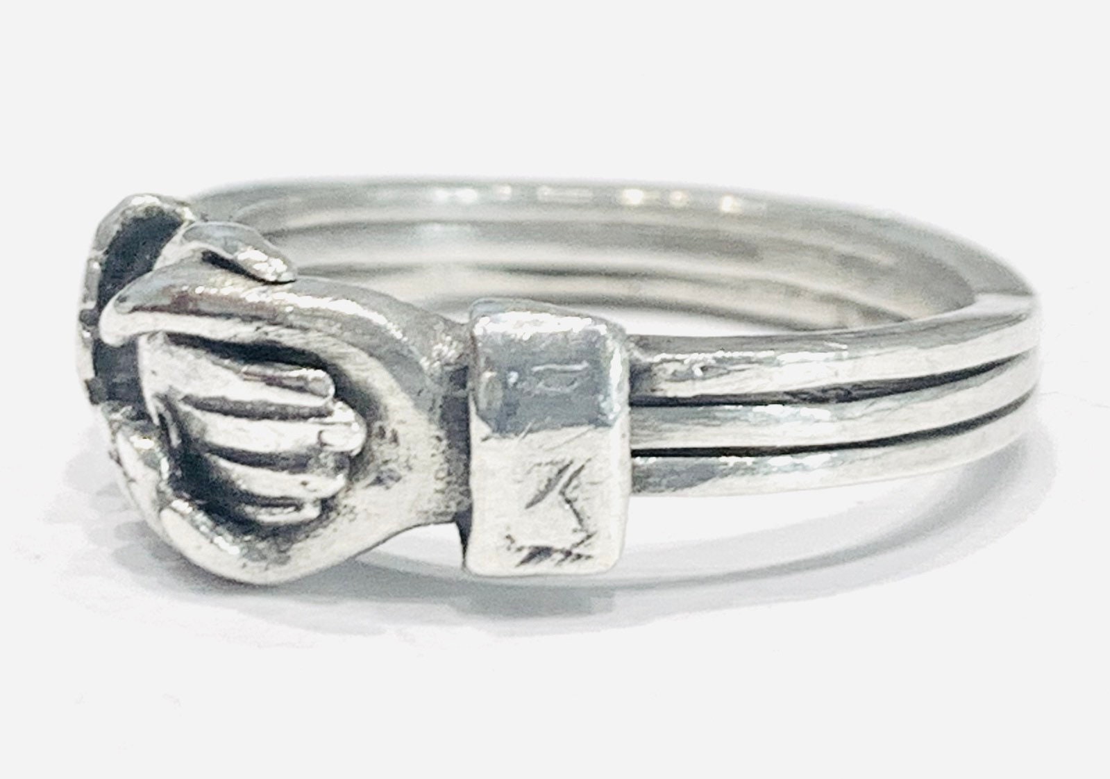 Vintage sterling silver Fede ring - size P or US 7 1/2