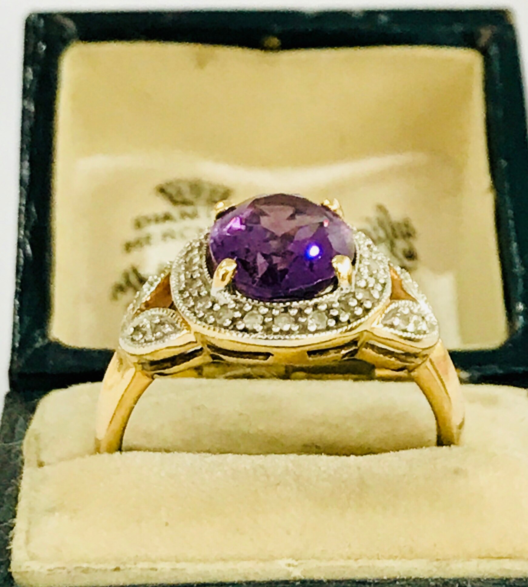 Stunning sparkling vintage 9ct gold Amethyst & 0.16tcw Diamond cluster ring - fully hallmarked
