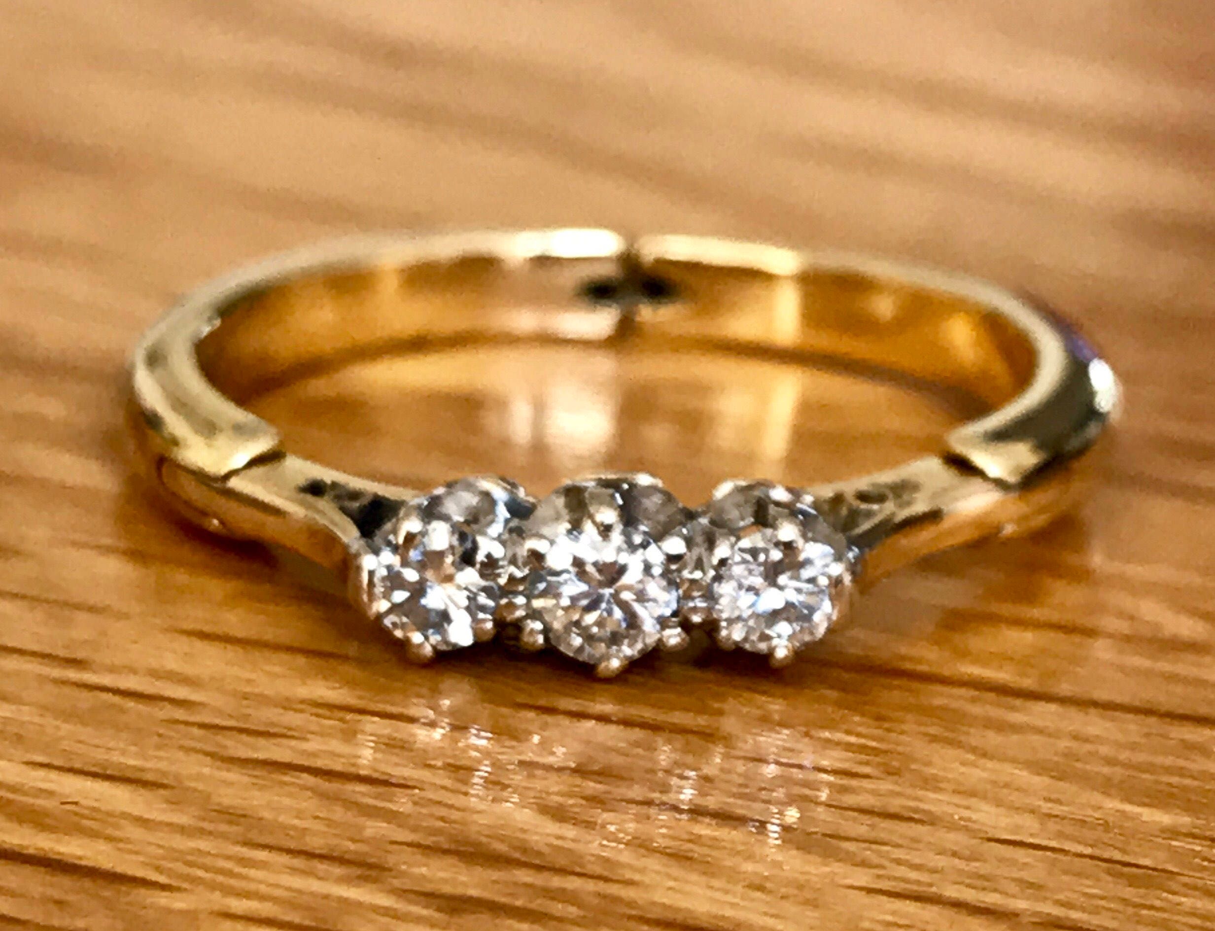 Beautiful rare vintage 18ct gold Diamond adjustable ring