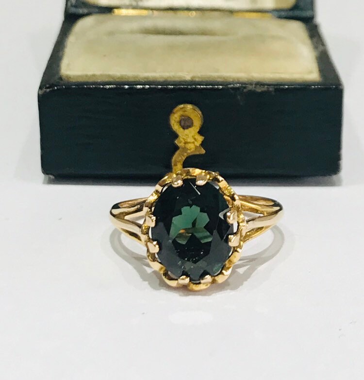 Stunning vintage 9ct yellow gold Russian Diopside solitaire ring