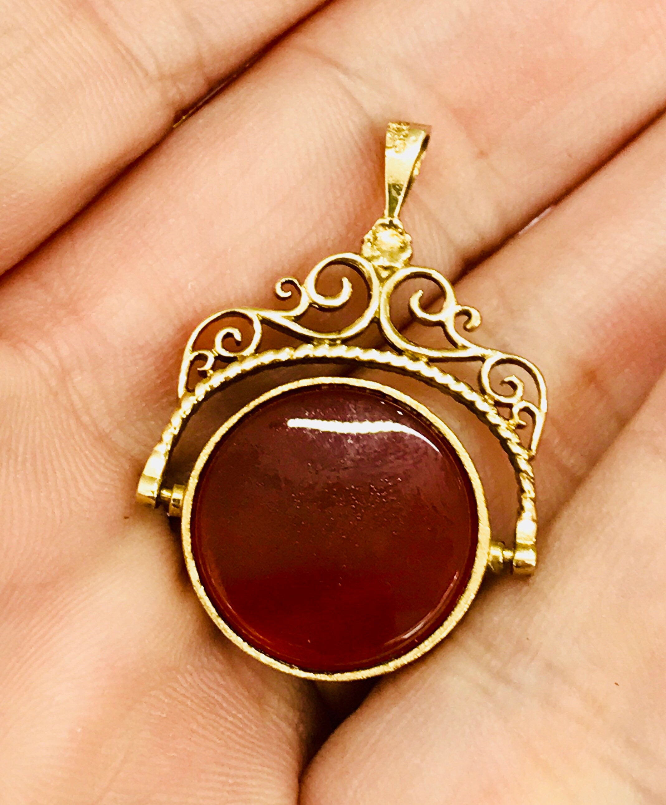 Stunning vintage 9ct yellow gold Carnelian and Tigers Eye spinning fob ...