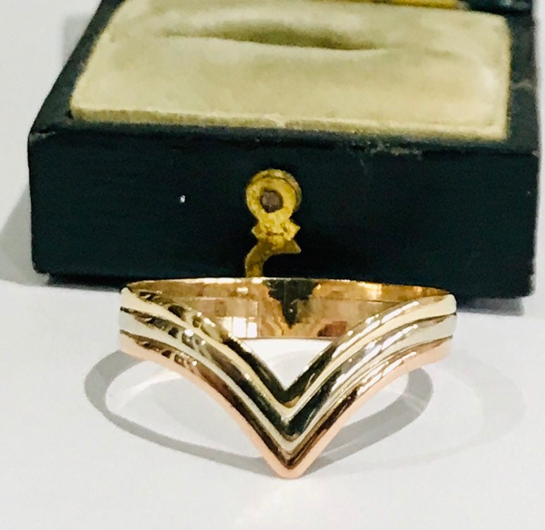 Stunning large sized vintage 9ct tricolour gold wishbone ring - fully ...